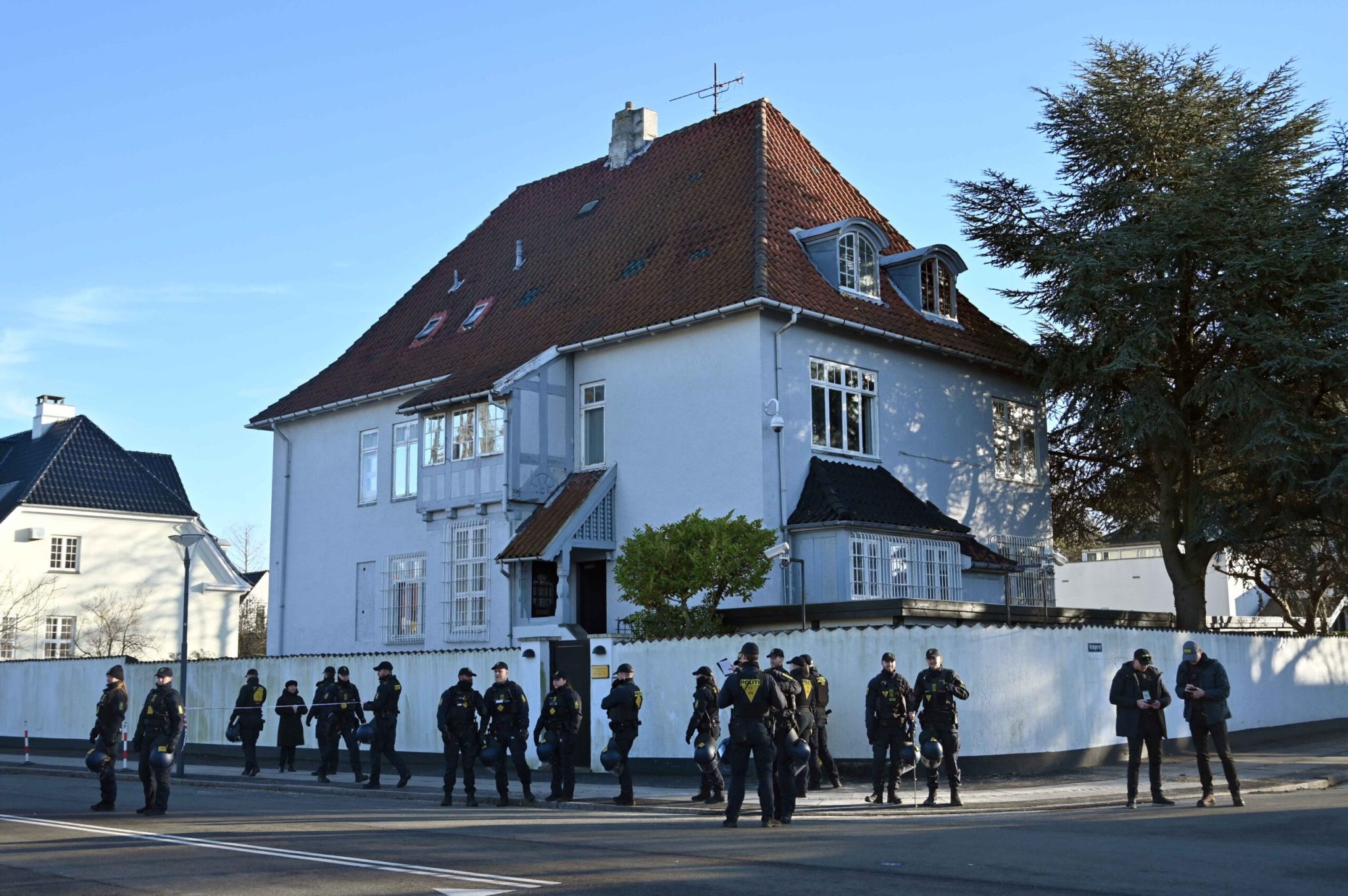 Selepas Di Sweden, Aktivis Bakar Al-Quran Lagi Berhampiran Masjid Di ...