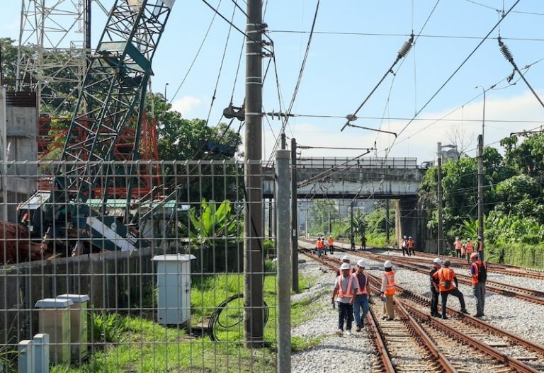 Kecuaian Kontraktor Punca Kren Tumbang, KTMB Rugi Lebih RM2.4 Juta