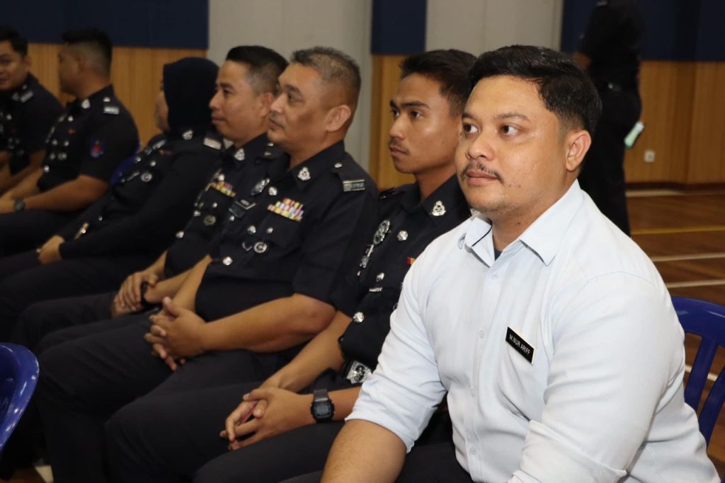 Lebih Mudah Berkomunikasi, Anggota Polis Perlu Siap Kuasai Bahasa Inggeris