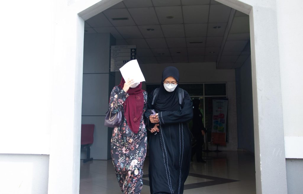 Cikgu Fadilah Buat Laporan Polis, Berang Video Aib Tersebar Di Media Sosial