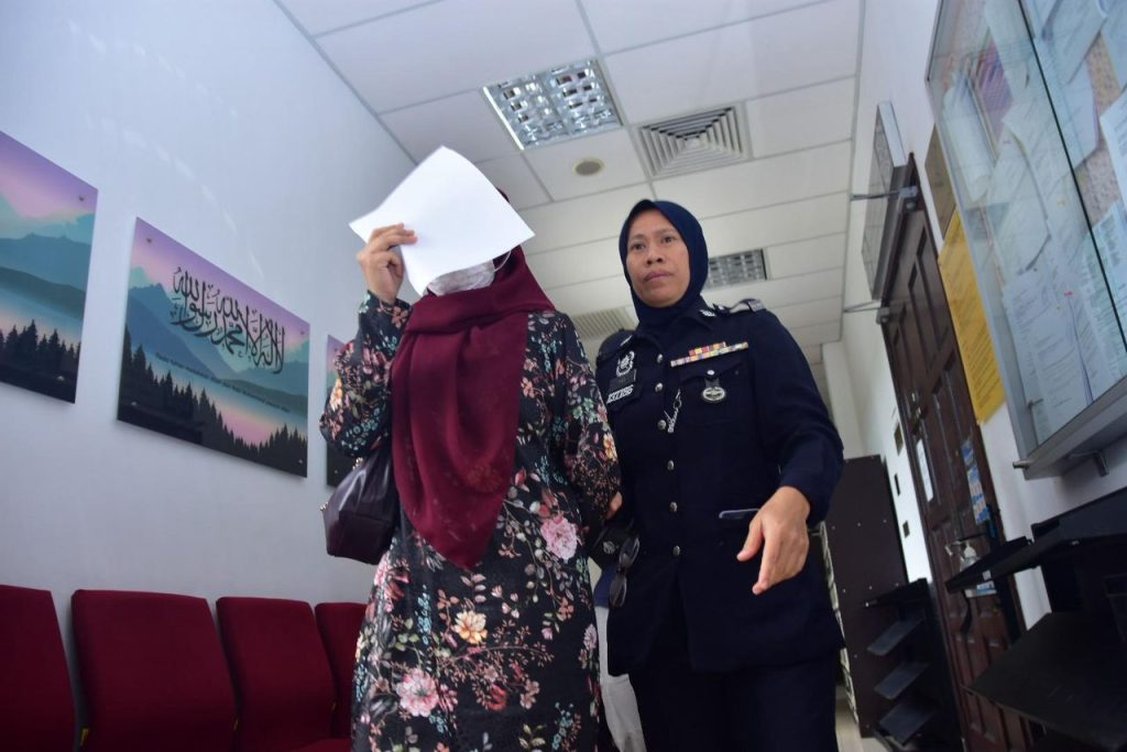 Cikgu Fadilah Buat Laporan Polis, Berang Video Aib Tersebar Di Media Sosial