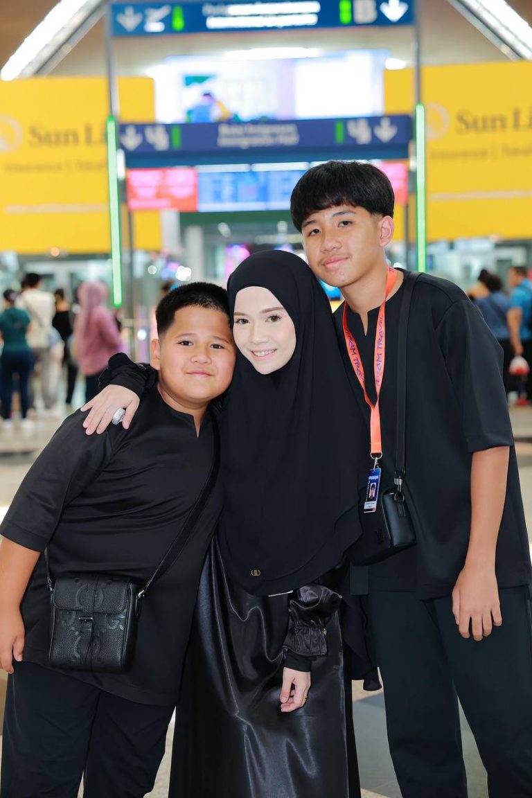 Ibu Tunai Permintaan Anak, Hadiahkan Guru Habib Jewels Dan Bawal Exclusive