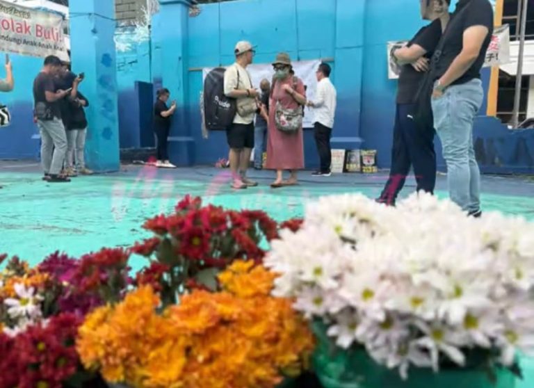 Kes Zara Qairina: Bunga Dan Lilin Tanda Solidariti Komuniti Cina Di Sabah