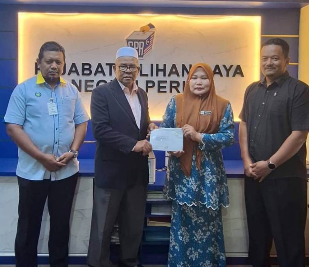 Speaker DUN Perlis Serah Notis Kekosongan Tiga Kerusi Kepada SPR Untuk ...